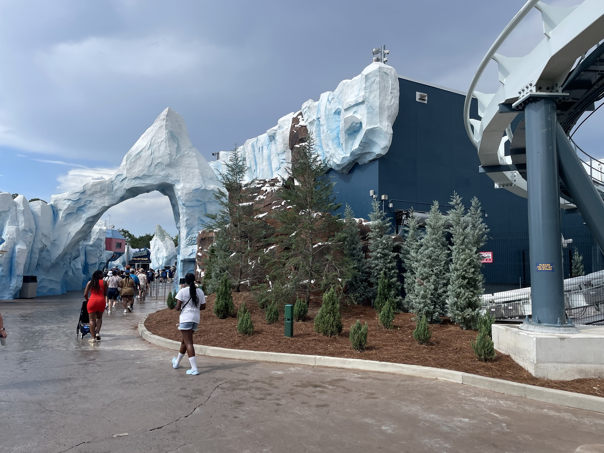 Review of the New Penguin Trek Roller Coaster at SeaWorld Orlando | BGT ...